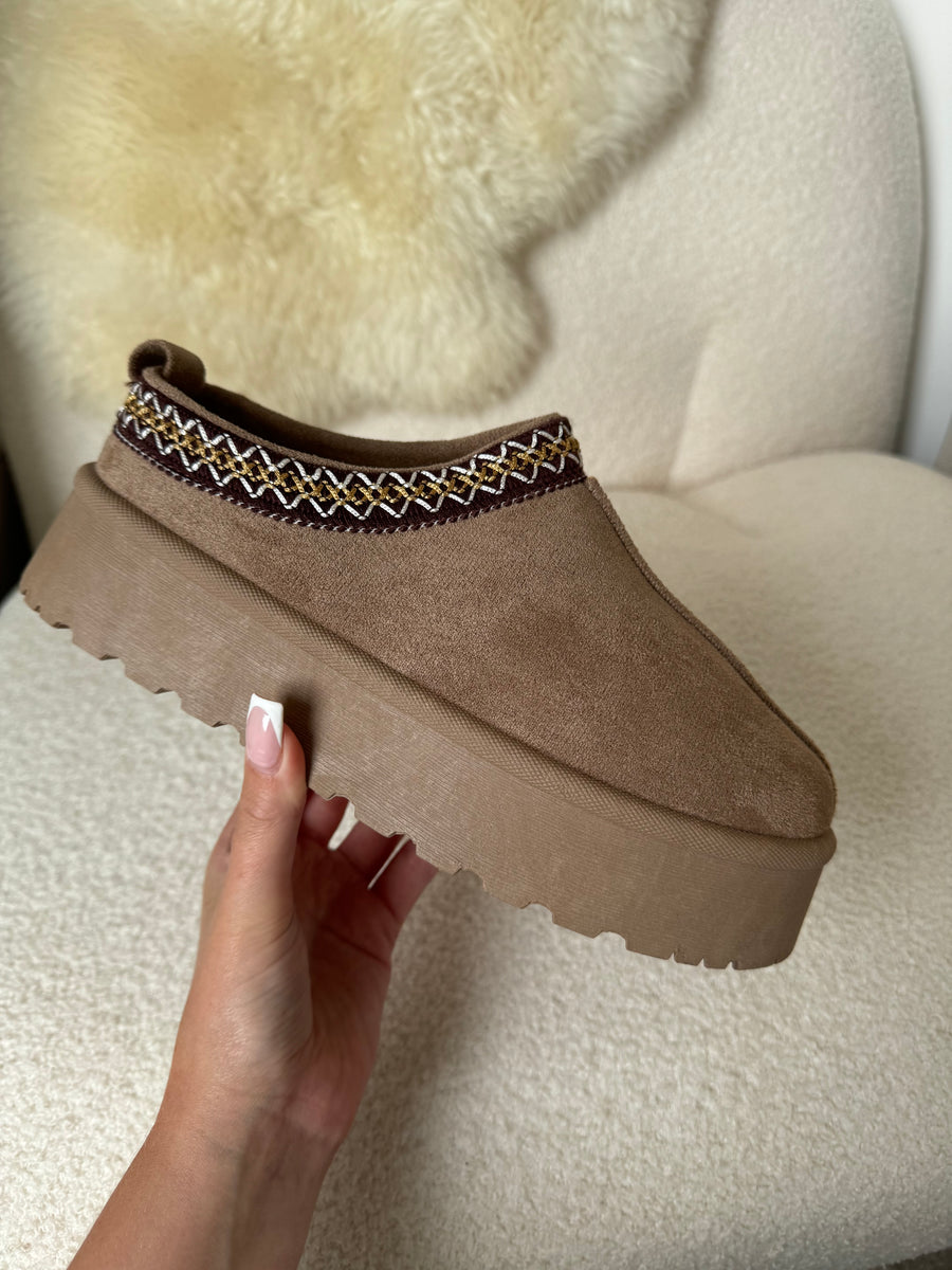 HOLLIE ULTRA PLATFORM CAMEL EMBROIDERED ANKLE SLIPPER BOOTS – Envy Shoes UK